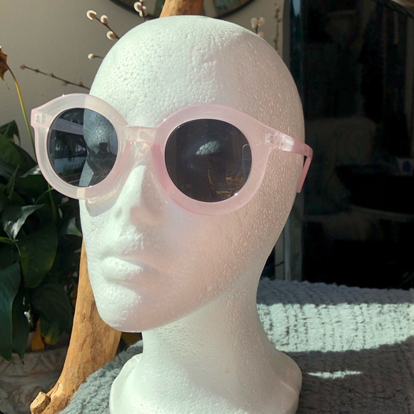 throwin shade | Accessories | Throwin Shade Barbie Pink Round Shades ...